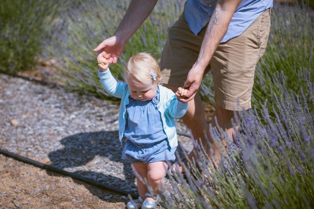 Apprentissage de la marche de mon enfant : une période stressante ...